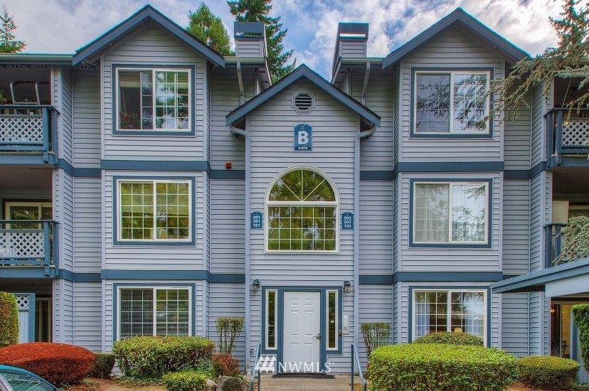 Jonathan Court - Condos For Sale at Jonathan Court in Des Moines, WA ...