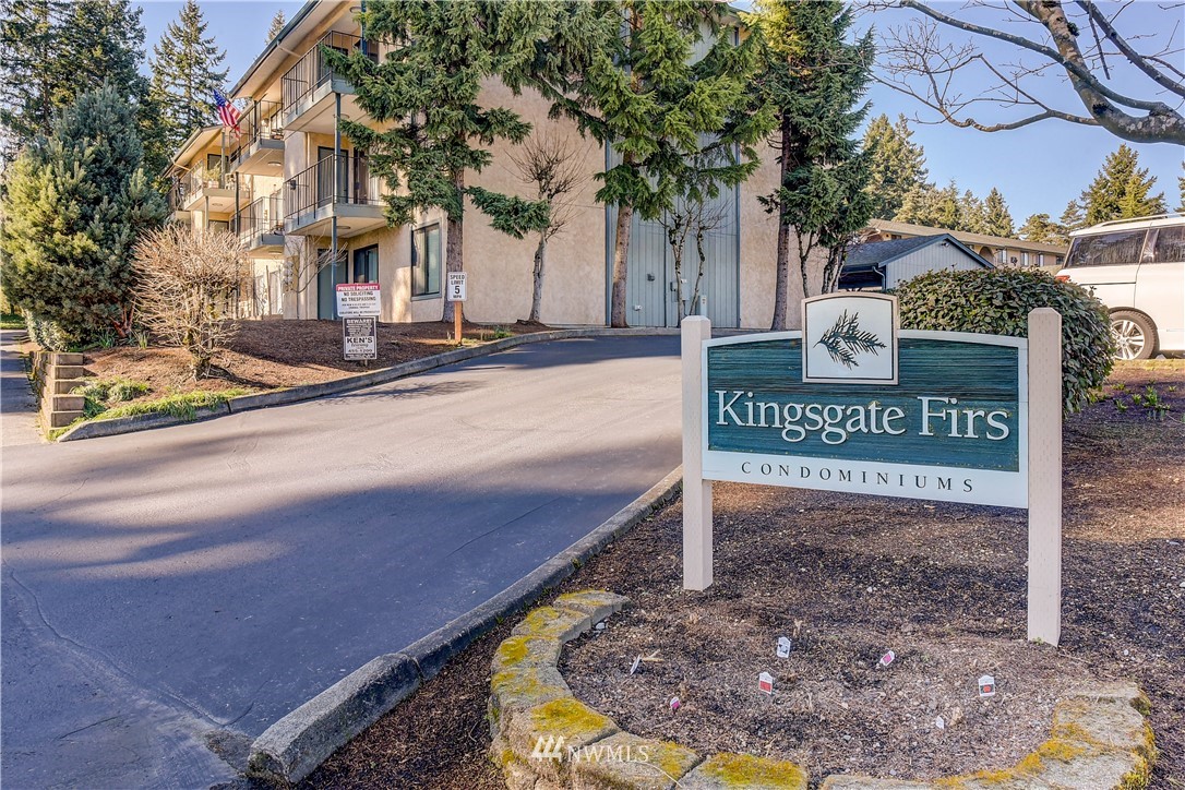 Kingsgate Firs Condo, Kirkland, WA - Condos For Sale