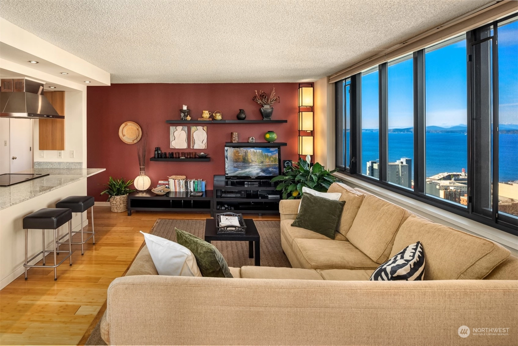 Royal Crest - Condos For Sale at Royal Crest in Seattle, WA | Wicklund